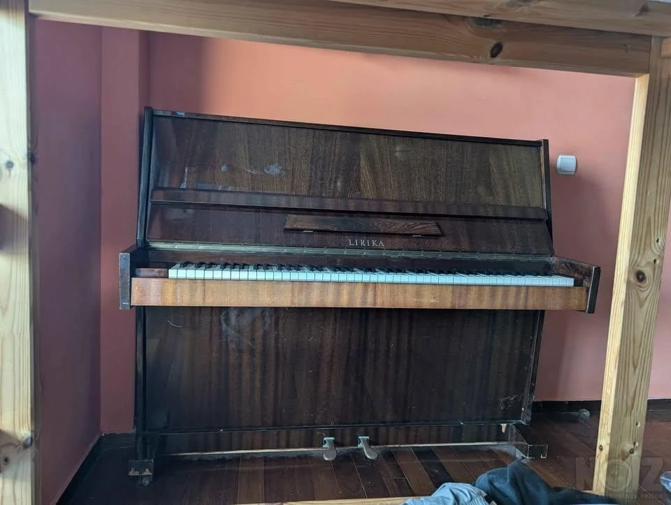 ΠΙΑΝΟ LIRIKA