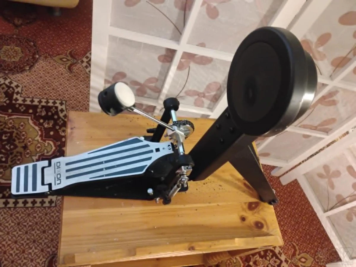 Πετάλι μπότας και μπότα Alesis